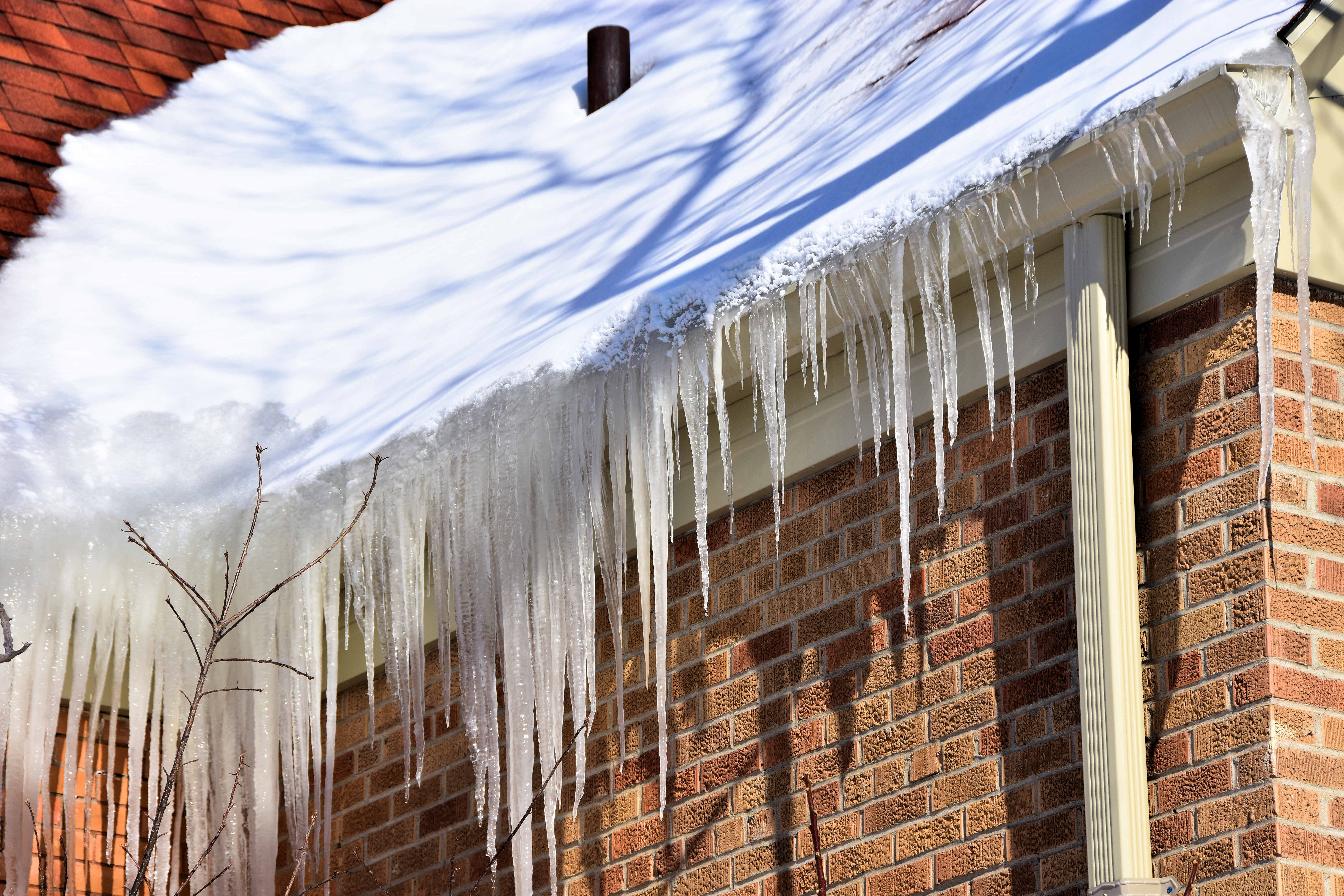 Keep Your Gutters Free of Ice & Snow This Winter | Leafguard